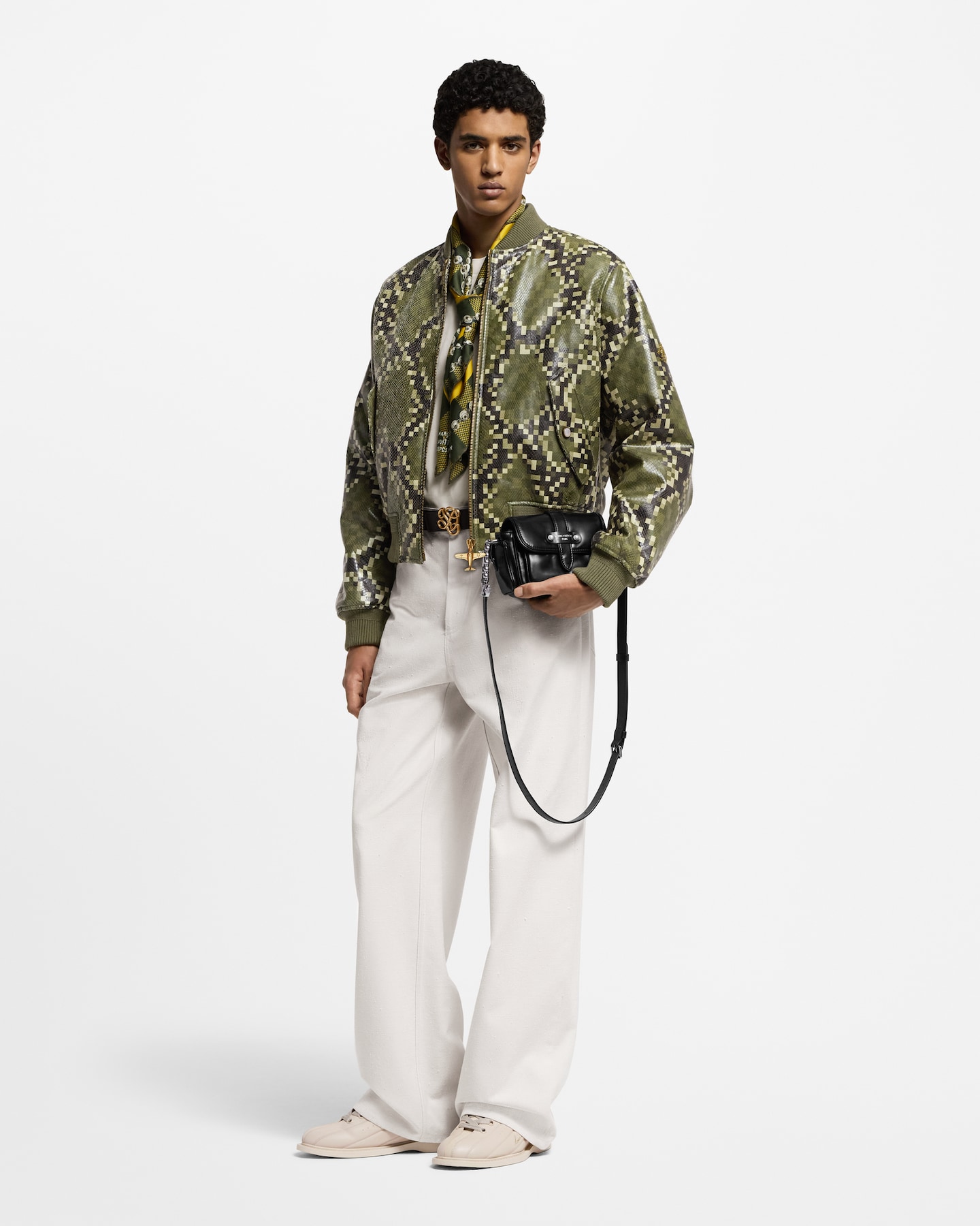 Embossed LV T-Shirt - Men - Ready-to-Wear | LOUIS VUITTON