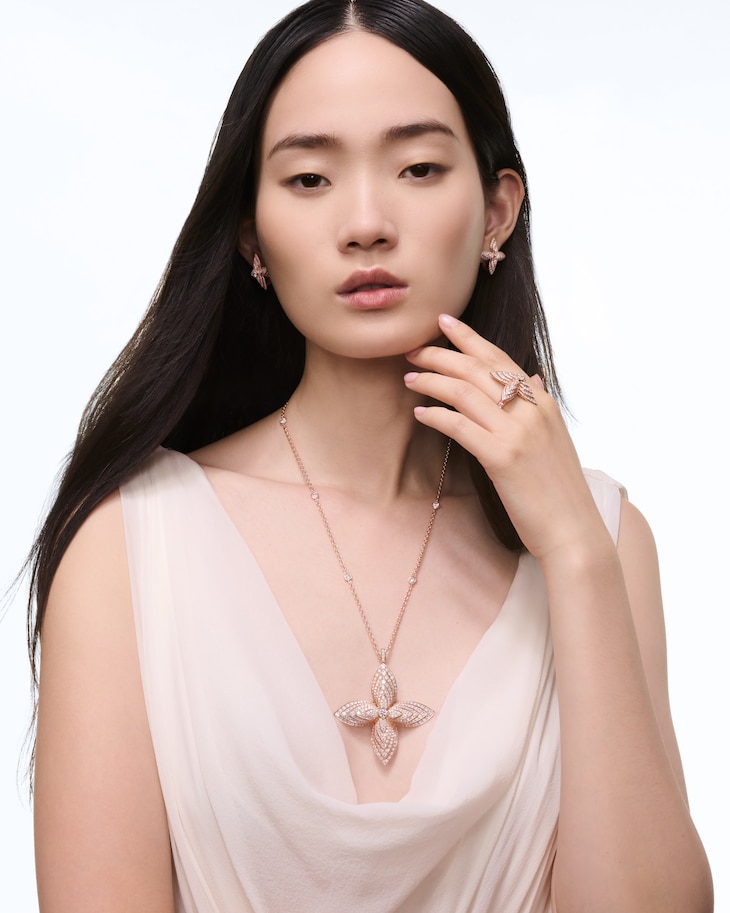 Idylle Blossom Pendant, Rose Gold and Diamonds - Les Extraordinaires ...